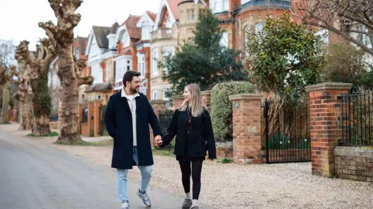 Visto de cônjuge para Inglaterra: saiba como solicitar o seu