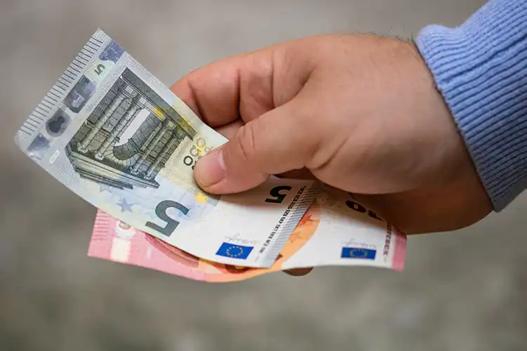 Economia da França: cenário atual e previsões - Euro Dicas